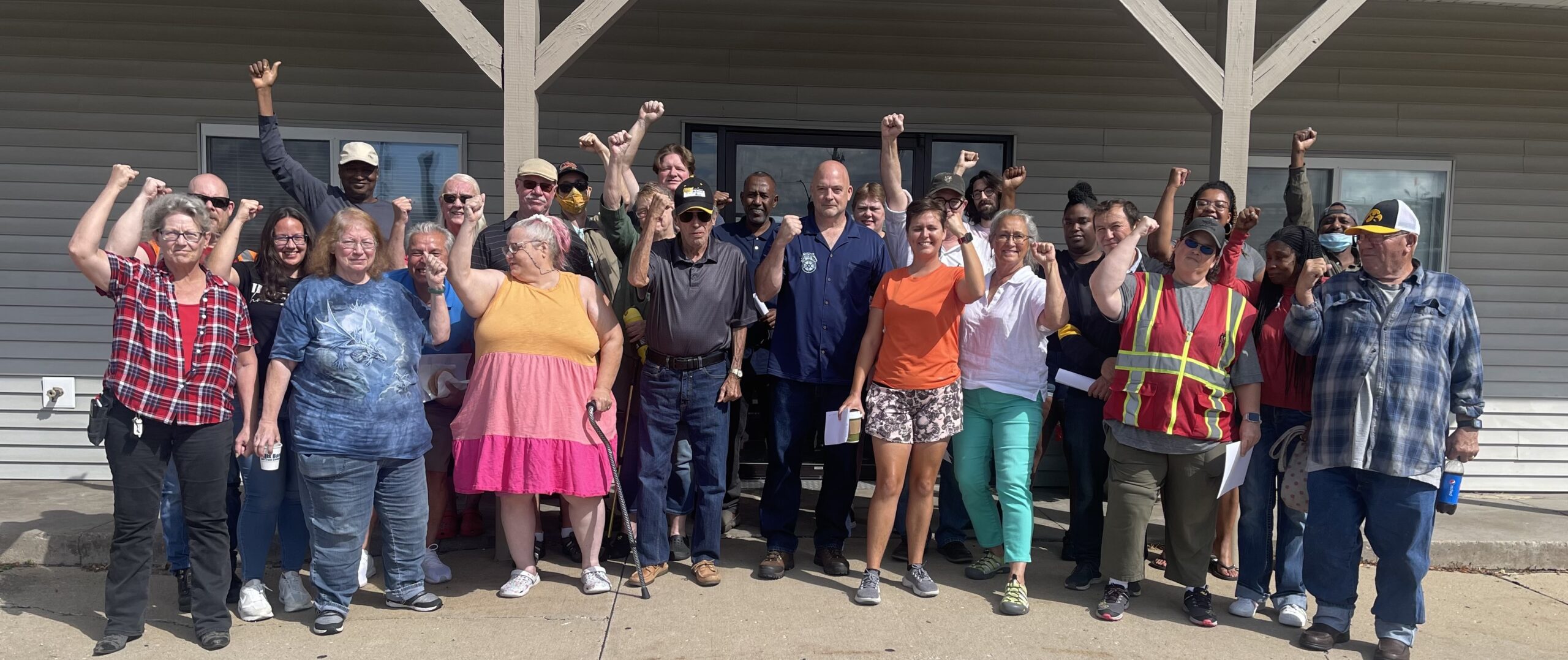 ICCSD Bus Drivers Avoid Strike - Teamsters Local 238